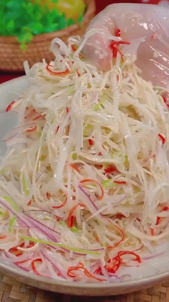 凉拌白菜丝用烫一下吗_不焯水脆爽秘诀-第3张图片-山城妙识 凉拌白菜丝用烫一下吗_不焯水脆爽秘诀-第3张图片-山城妙识