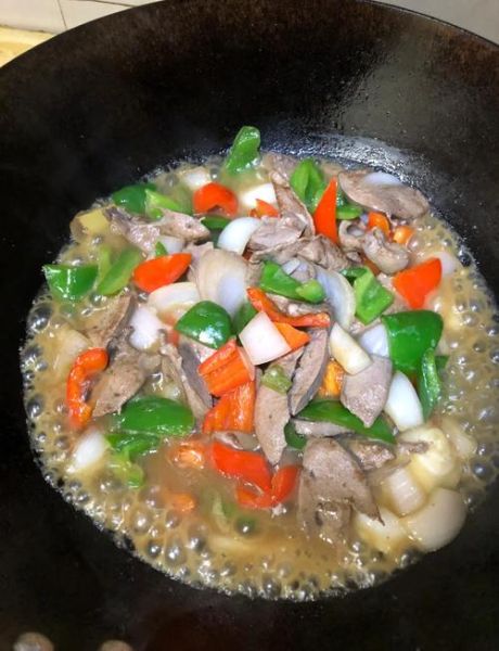 猪肝炒洋葱怎么炒好吃_猪肝炒洋葱的家常做法-第1张图片-山城妙识 猪肝炒洋葱怎么炒好吃_猪肝炒洋葱的家常做法-第1张图片-山城妙识