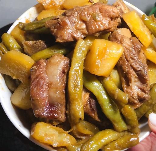 土豆芸豆炖肉怎么做_土豆芸豆炖肉用高压锅还是砂锅-第1张图片-山城妙识 土豆芸豆炖肉怎么做_土豆芸豆炖肉用高压锅还是砂锅-第1张图片-山城妙识