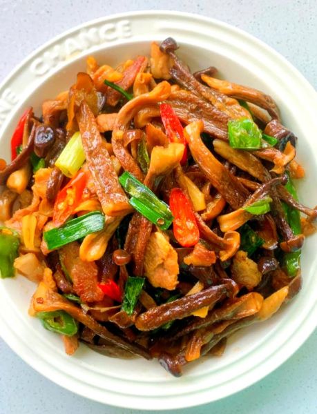 蘑菇炒肉怎么做好吃_蘑菇炒肉用哪种蘑菇-第1张图片-山城妙识 蘑菇炒肉怎么做好吃_蘑菇炒肉用哪种蘑菇-第1张图片-山城妙识