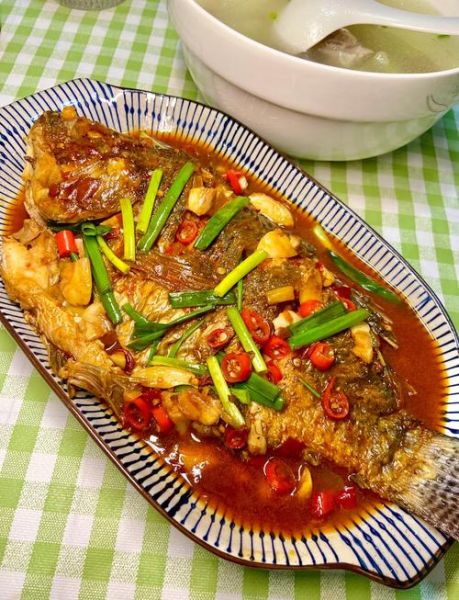 红烧罗非鱼怎么做才好吃_罗非鱼红烧要不要先煎-第2张图片-山城妙识 红烧罗非鱼怎么做才好吃_罗非鱼红烧要不要先煎-第2张图片-山城妙识