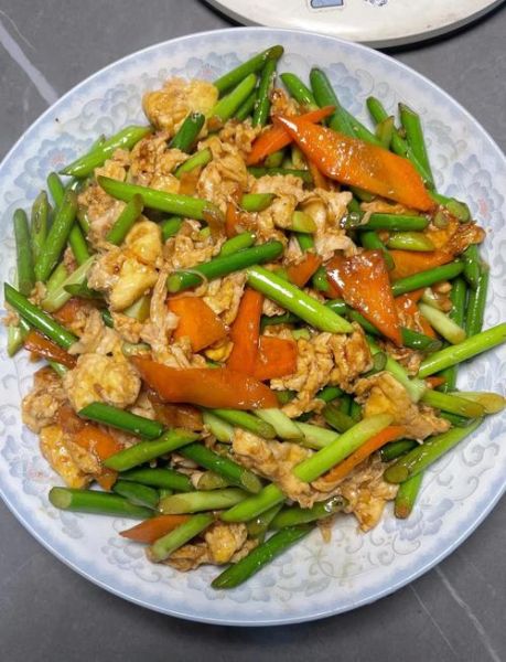 蒜苔炒鸡蛋怎么做_蒜苔炒鸡蛋的家常做法-第1张图片-山城妙识 蒜苔炒鸡蛋怎么做_蒜苔炒鸡蛋的家常做法-第1张图片-山城妙识