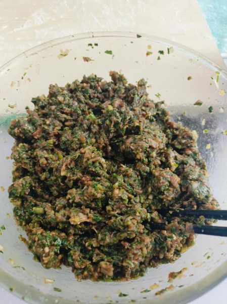 荠菜饺子怎么调馅_荠菜饺子馅要不要焯水-第3张图片-山城妙识