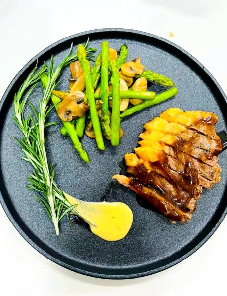 自制牛排摆盘怎么好看_牛排摆盘技巧有哪些-第3张图片-山城妙识 自制牛排摆盘怎么好看_牛排摆盘技巧有哪些-第3张图片-山城妙识