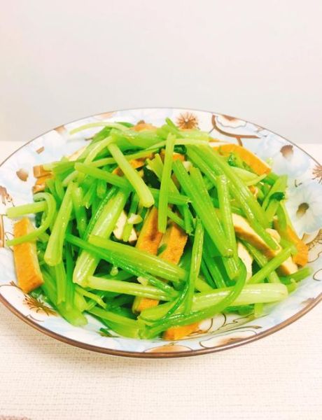 芹菜怎么腌制好吃_芹菜腌制多久才入味-第1张图片-山城妙识 芹菜怎么腌制好吃_芹菜腌制多久才入味-第1张图片-山城妙识