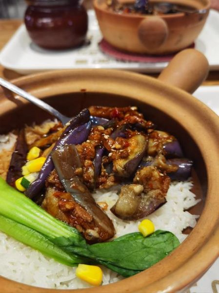 茄子煲怎样做_茄子煲怎么做好吃-第1张图片-山城妙识