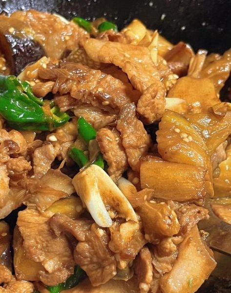 猪肉炖茄子怎么做_猪肉炖茄子家常做法-第1张图片-山城妙识