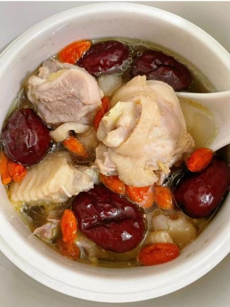 老母鸡炖什么补血补气最好_气血两虚怎么食补-第2张图片-山城妙识 老母鸡炖什么补血补气最好_气血两虚怎么食补-第2张图片-山城妙识