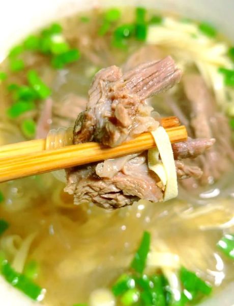 牛肉粉丝汤怎么做好吃又简单_牛肉粉丝汤的家常做法-第1张图片-山城妙识 牛肉粉丝汤怎么做好吃又简单_牛肉粉丝汤的家常做法-第1张图片-山城妙识