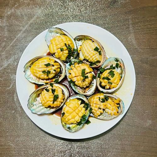 葱油鲍鱼怎么做_家常做法步骤详解-第1张图片-山城妙识 葱油鲍鱼怎么做_家常做法步骤详解-第1张图片-山城妙识