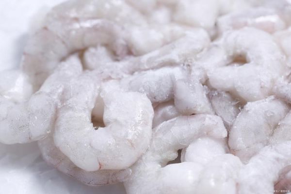 冰冻虾仁怎么炒好吃又嫩_冰冻虾仁炒之前要不要焯水-第3张图片-山城妙识