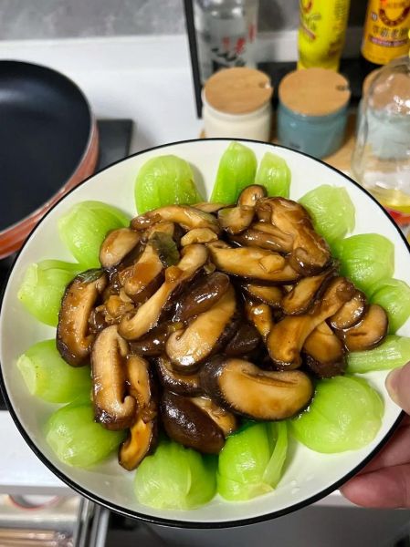 香菇炒青菜香菇要焯水吗_焯水后口感更好吗-第1张图片-山城妙识 香菇炒青菜香菇要焯水吗_焯水后口感更好吗-第1张图片-山城妙识