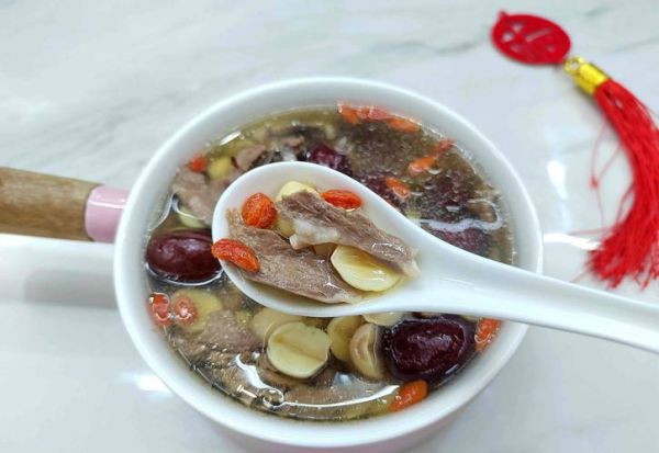 炖什么汤安神助眠_晚上喝什么汤好睡-第2张图片-山城妙识 炖什么汤安神助眠_晚上喝什么汤好睡-第2张图片-山城妙识