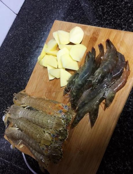 咖喱虾的家常做法_咖喱虾怎么做才入味-第3张图片-山城妙识