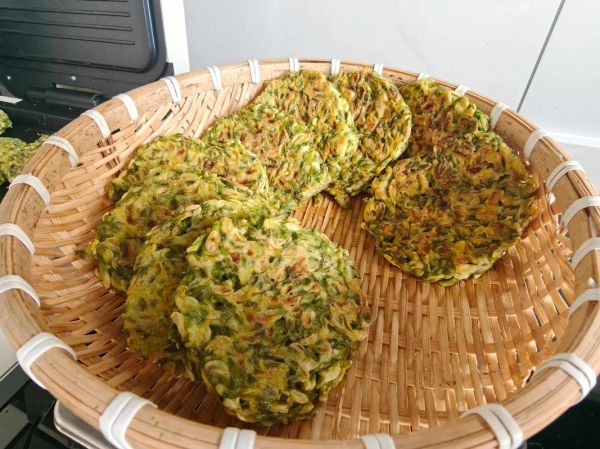 凉拌洋槐花的做法_洋槐花怎么焯水不变色-第3张图片-山城妙识 凉拌洋槐花的做法_洋槐花怎么焯水不变色-第3张图片-山城妙识