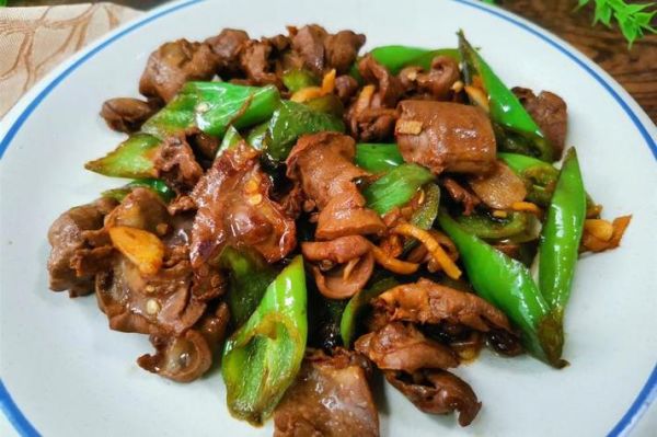 青椒炒鸡胗怎么炒才脆嫩_青椒炒鸡胗焯水几分钟-第2张图片-山城妙识 青椒炒鸡胗怎么炒才脆嫩_青椒炒鸡胗焯水几分钟-第2张图片-山城妙识