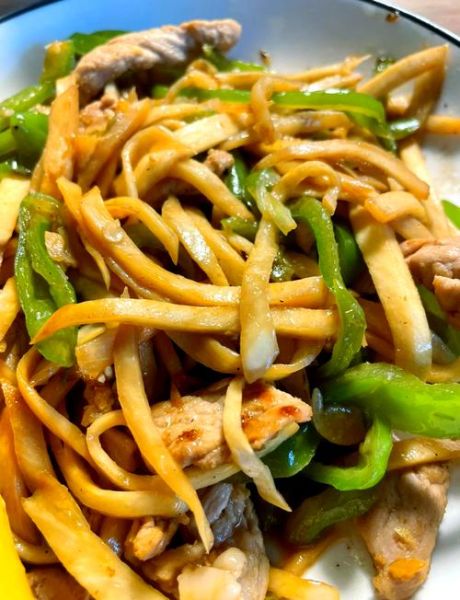 青椒茭白炒肉丝怎么做_茭白要不要焯水-第2张图片-山城妙识 青椒茭白炒肉丝怎么做_茭白要不要焯水-第2张图片-山城妙识