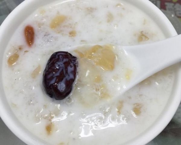 牛奶银耳红枣汤的做法_怎么做不腥-第3张图片-山城妙识 牛奶银耳红枣汤的做法_怎么做不腥-第3张图片-山城妙识