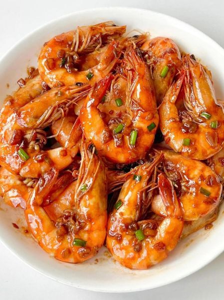 烧油焖大虾怎么做_油焖大虾用哪种虾最好-第1张图片-山城妙识 烧油焖大虾怎么做_油焖大虾用哪种虾最好-第1张图片-山城妙识