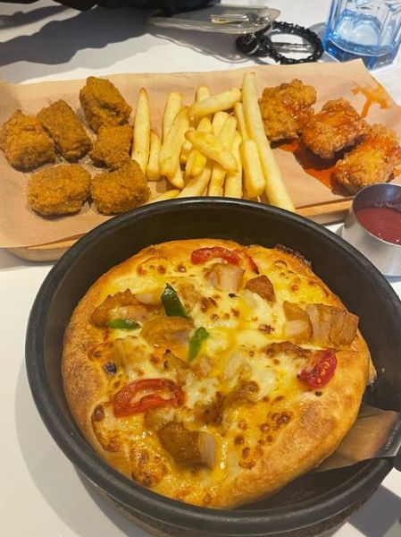 必胜客披萨普通装多大_普通装披萨够几个人吃-第1张图片-山城妙识 必胜客披萨普通装多大_普通装披萨够几个人吃-第1张图片-山城妙识