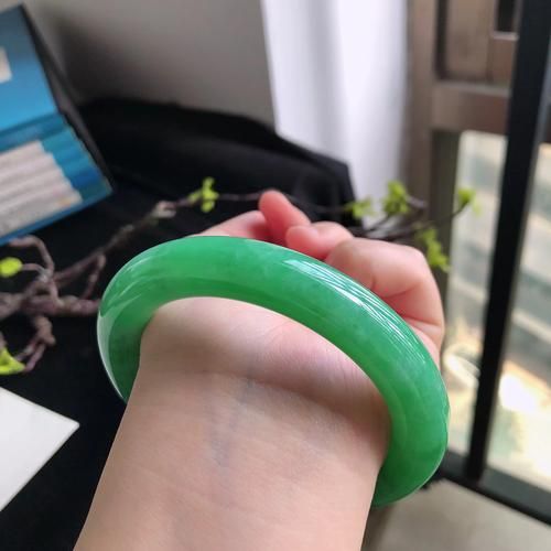 糯米种翡翠手镯价格_糯米种翡翠手镯多少钱-第1张图片-山城妙识 糯米种翡翠手镯价格_糯米种翡翠手镯多少钱-第1张图片-山城妙识