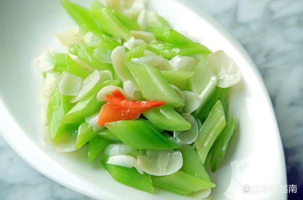百合腰果炒西芹怎么炒才脆_百合腰果炒西芹的窍门-第3张图片-山城妙识 百合腰果炒西芹怎么炒才脆_百合腰果炒西芹的窍门-第3张图片-山城妙识