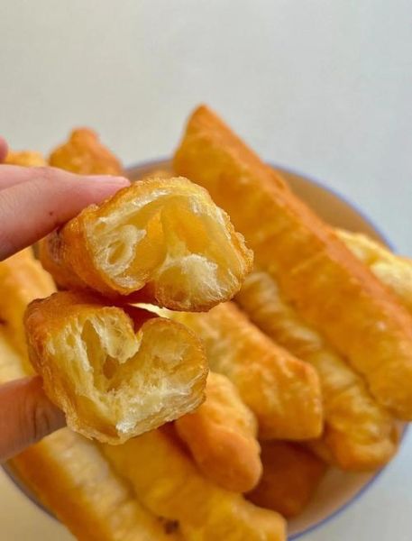 家庭自制小油条的做法_油条怎么又酥又蓬松-第1张图片-山城妙识 家庭自制小油条的做法_油条怎么又酥又蓬松-第1张图片-山城妙识