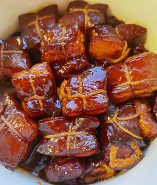 东坡肉怎么做_东坡肉正宗做法步骤-第2张图片-山城妙识 东坡肉怎么做_东坡肉正宗做法步骤-第2张图片-山城妙识