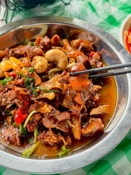 郴州烧鸡公哪家最正宗_郴州烧鸡公做法-第1张图片-山城妙识