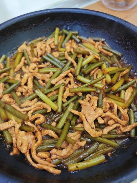 蒜苗炒什么菜好吃_蒜苗搭配哪些炒菜-第2张图片-山城妙识