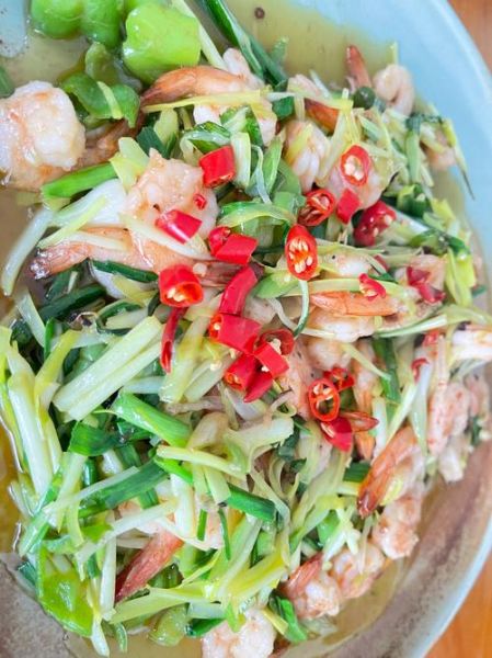 虾仁炒韭菜怎么做_虾仁炒韭菜需要焯水吗-第2张图片-山城妙识