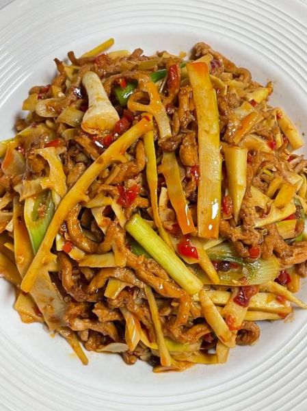 笋丝炒肉丝怎么炒才嫩_笋丝炒肉丝用焯水吗-第1张图片-山城妙识 笋丝炒肉丝怎么炒才嫩_笋丝炒肉丝用焯水吗-第1张图片-山城妙识