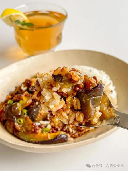 鱼香茄子盖饭怎么做_鱼香茄子盖饭热量高吗-第1张图片-山城妙识 鱼香茄子盖饭怎么做_鱼香茄子盖饭热量高吗-第1张图片-山城妙识