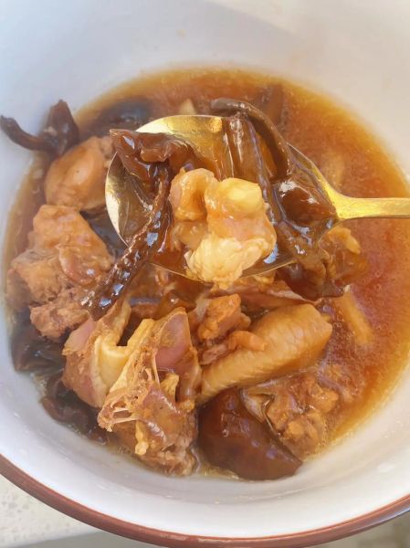 小鸡炖蘑菇怎么做_最正宗的做法-第3张图片-山城妙识 小鸡炖蘑菇怎么做_最正宗的做法-第3张图片-山城妙识