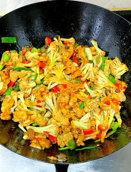 菜花炒肉怎么做最好吃_菜花炒肉家常做法窍门-第2张图片-山城妙识