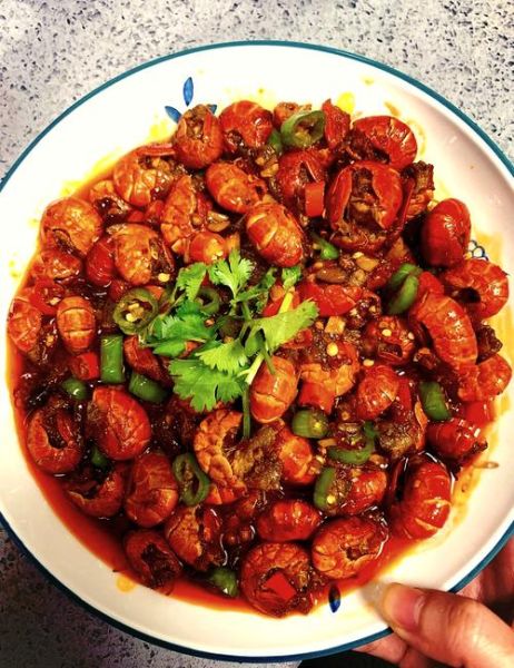 麻辣龙虾怎么做_家庭版简单做法-第2张图片-山城妙识