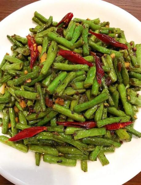炒豇豆角怎么炒好吃_炒豇豆角要不要焯水-第1张图片-山城妙识