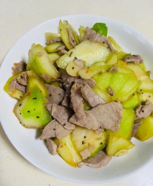 西瓜皮怎么做好吃_西瓜皮炒菜做法大全-第2张图片-山城妙识