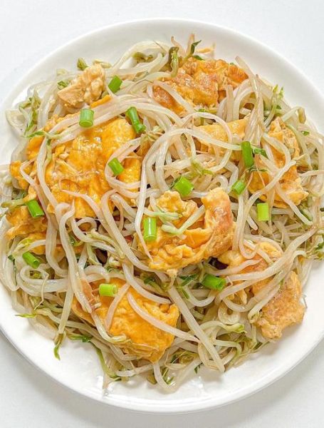 爆炒绿豆芽怎么炒才脆_绿豆芽焯水还是不焯水-第3张图片-山城妙识