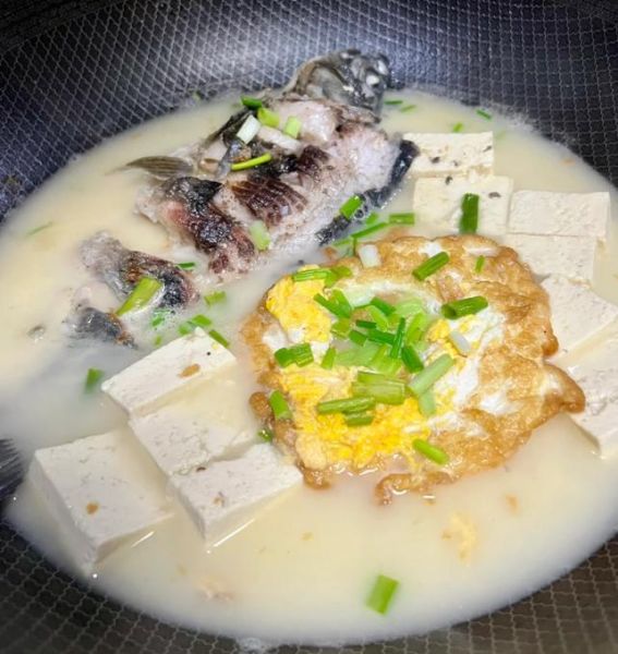 小鲫鱼怎么做好吃_小鲫鱼汤的家常做法-第1张图片-山城妙识 小鲫鱼怎么做好吃_小鲫鱼汤的家常做法-第1张图片-山城妙识