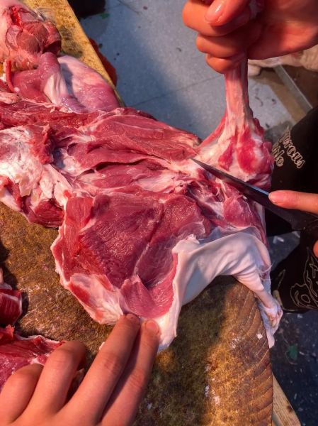 去骨羊腿肉怎么做好吃_去骨羊腿肉的家常做法-第1张图片-山城妙识