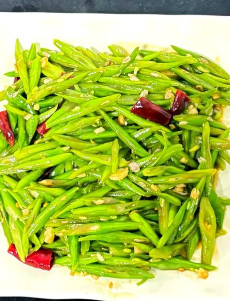 四季扁豆怎么炒好吃_四季扁豆炒前要不要焯水-第1张图片-山城妙识 四季扁豆怎么炒好吃_四季扁豆炒前要不要焯水-第1张图片-山城妙识