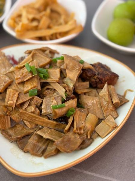 笋干烧肉怎么做好吃_笋干烧肉的家常做法-第1张图片-山城妙识