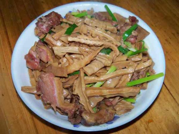 笋干烧肉怎么做好吃_笋干烧肉的家常做法-第3张图片-山城妙识