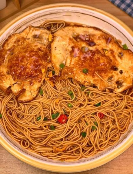 煮面怎么打荷包蛋_荷包蛋不散技巧-第3张图片-山城妙识