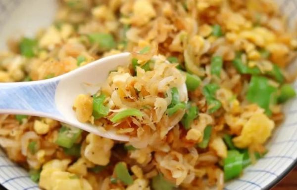 尖椒虾皮炒鸡蛋怎么做_尖椒虾皮炒鸡蛋热量高吗-第1张图片-山城妙识