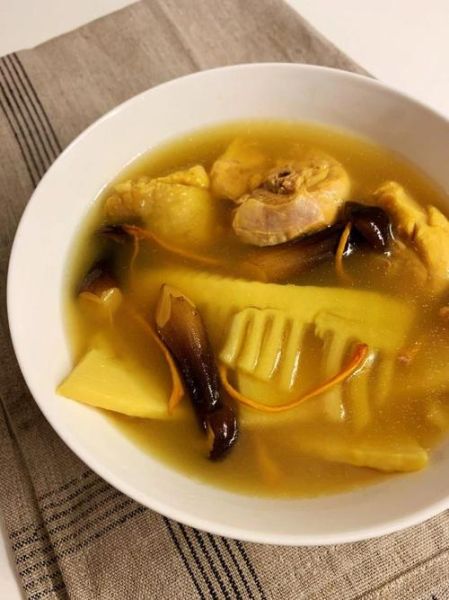 冬笋炖鸡汤怎么做_冬笋炖鸡汤需要焯水吗-第2张图片-山城妙识 冬笋炖鸡汤怎么做_冬笋炖鸡汤需要焯水吗-第2张图片-山城妙识