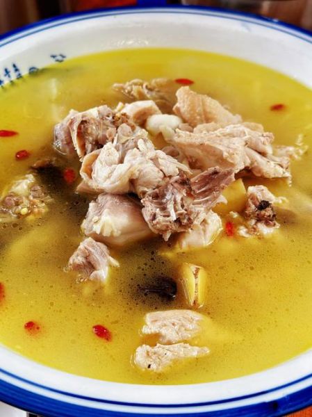 清炖鸡汤怎么做才最正宗_清炖鸡汤最正宗的做法-第1张图片-山城妙识 清炖鸡汤怎么做才最正宗_清炖鸡汤最正宗的做法-第1张图片-山城妙识