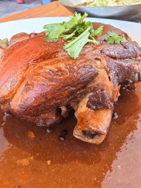 带把肘子怎么做才好吃_带把肘子正宗做法-第1张图片-山城妙识