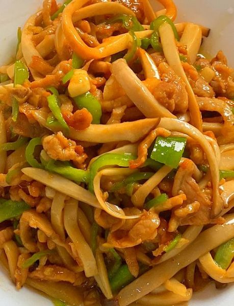 杏鲍菇炒肉片怎么做_杏鲍菇炒肉片用焯水吗-第1张图片-山城妙识 杏鲍菇炒肉片怎么做_杏鲍菇炒肉片用焯水吗-第1张图片-山城妙识